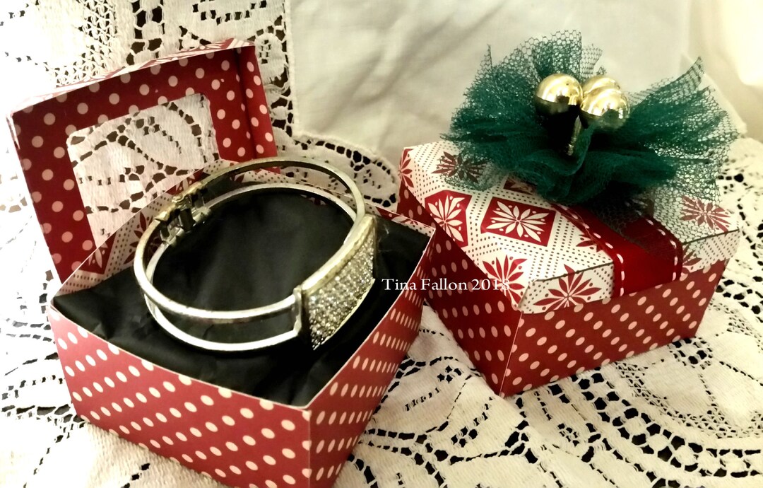 Luxury Gift Carrier Display Box With Choice of a Few Lids and Liners ...