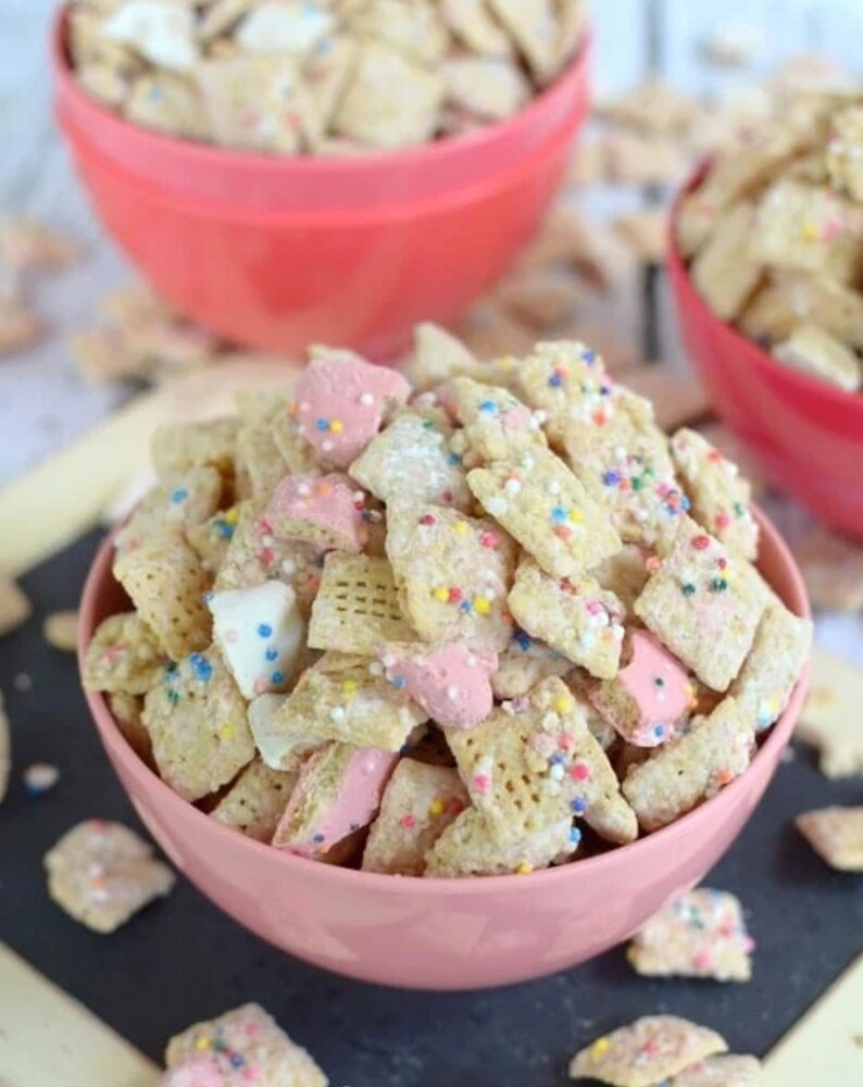 Frosted Animal Cookie Muddy Buddy Snack Mix - Etsy