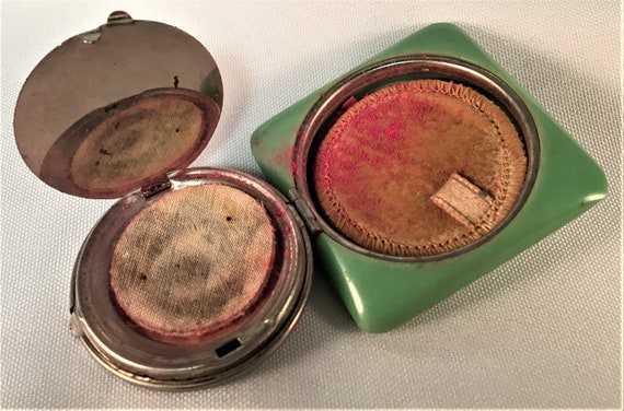 Art Deco Pale Green Bakelite Square Compact Embellish… - Gem