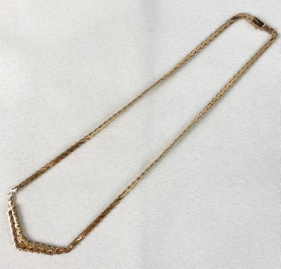 Lovely 14K Gold Figure Eight Link Chain with 22 Diamo… - Gem