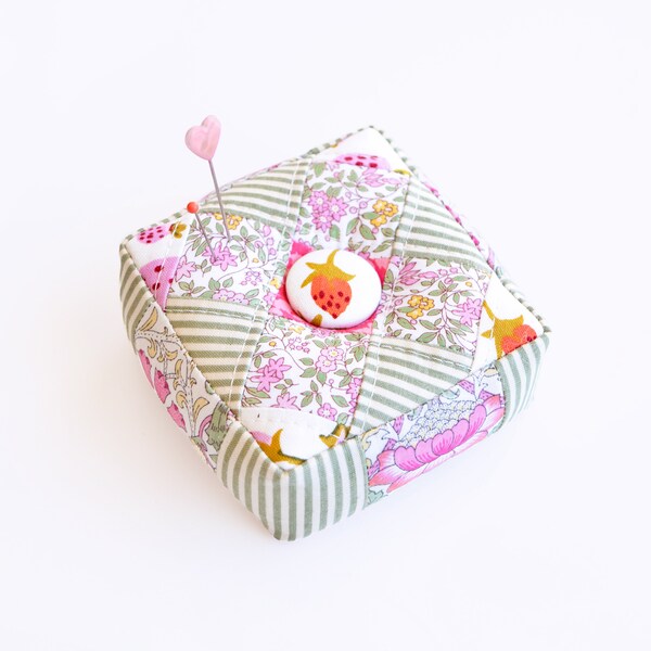 Square Pincushion - Etsy