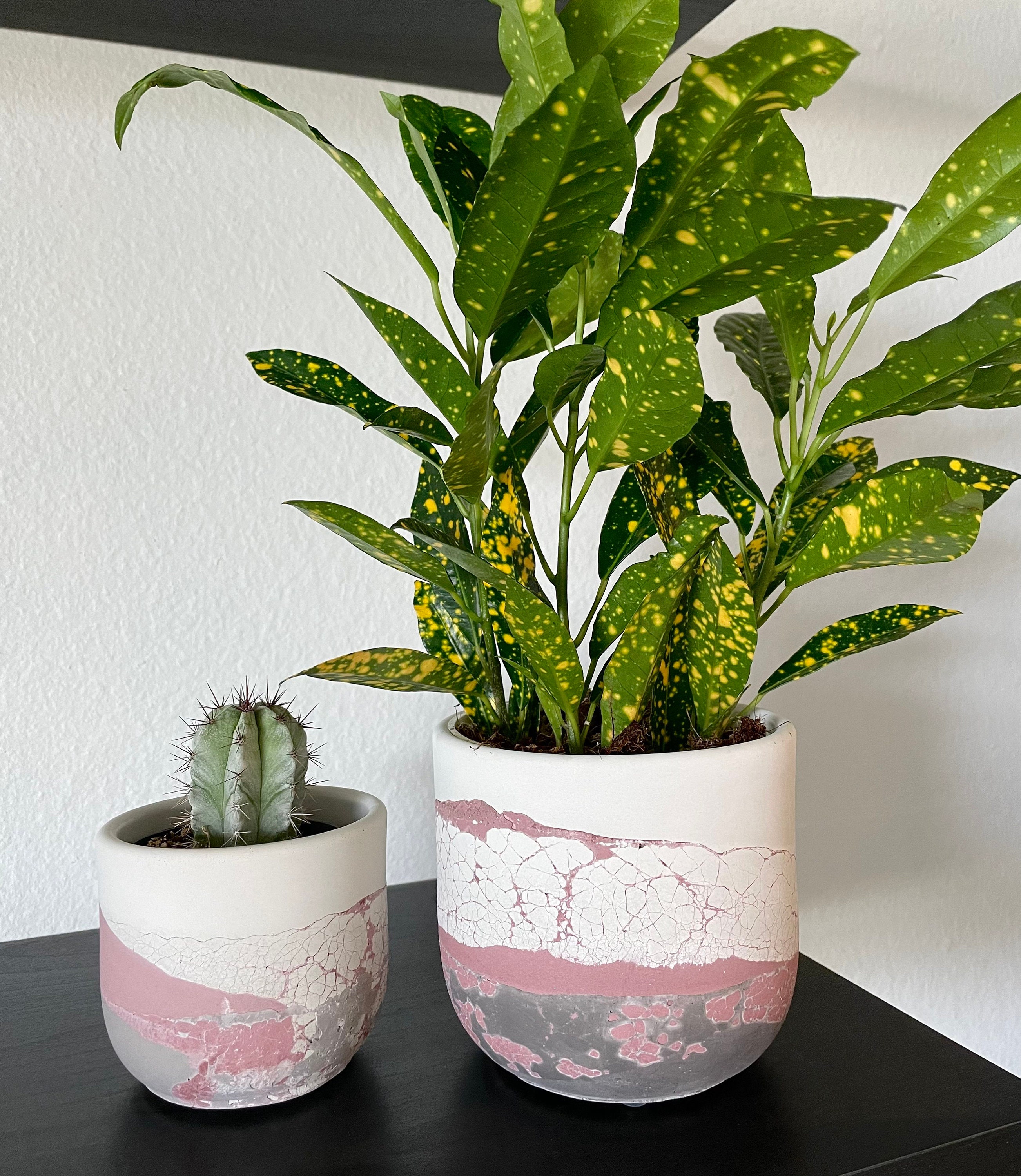 Comfort Planter | Mauve | Layered Concrete Planter | Minimalist Planter ...