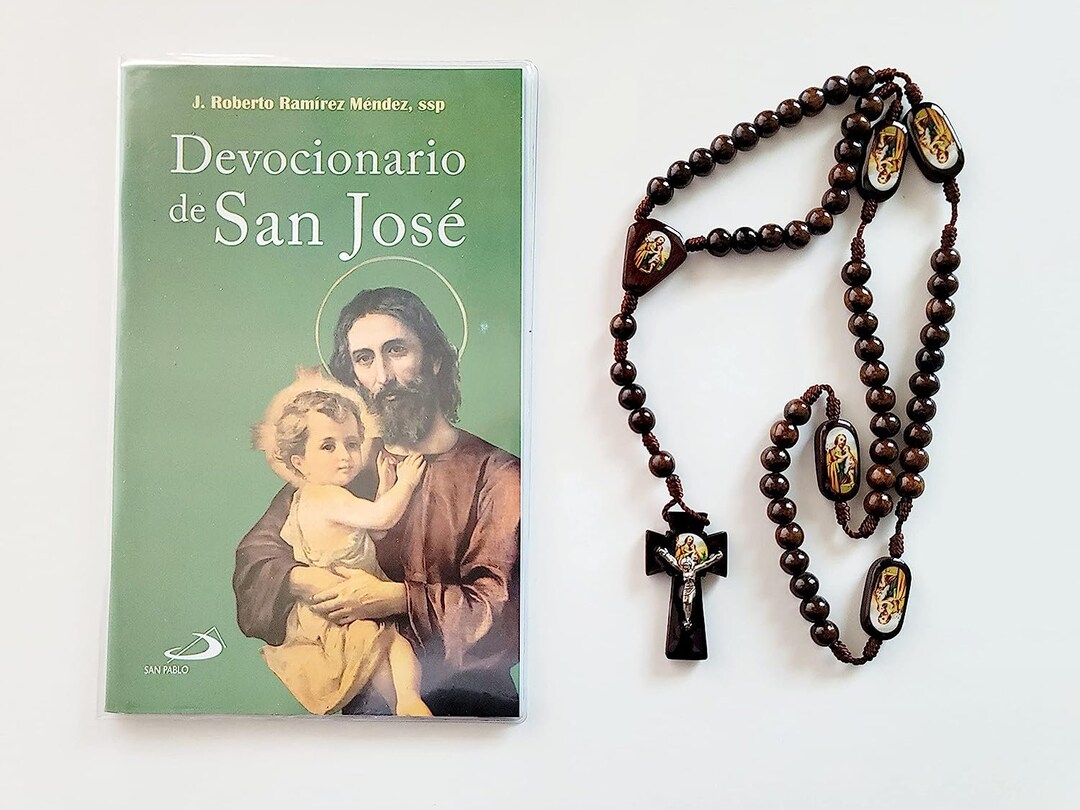 Libro De Rezo "devocionario De San Jose" Y Rosario De Madera Hecho a ...
