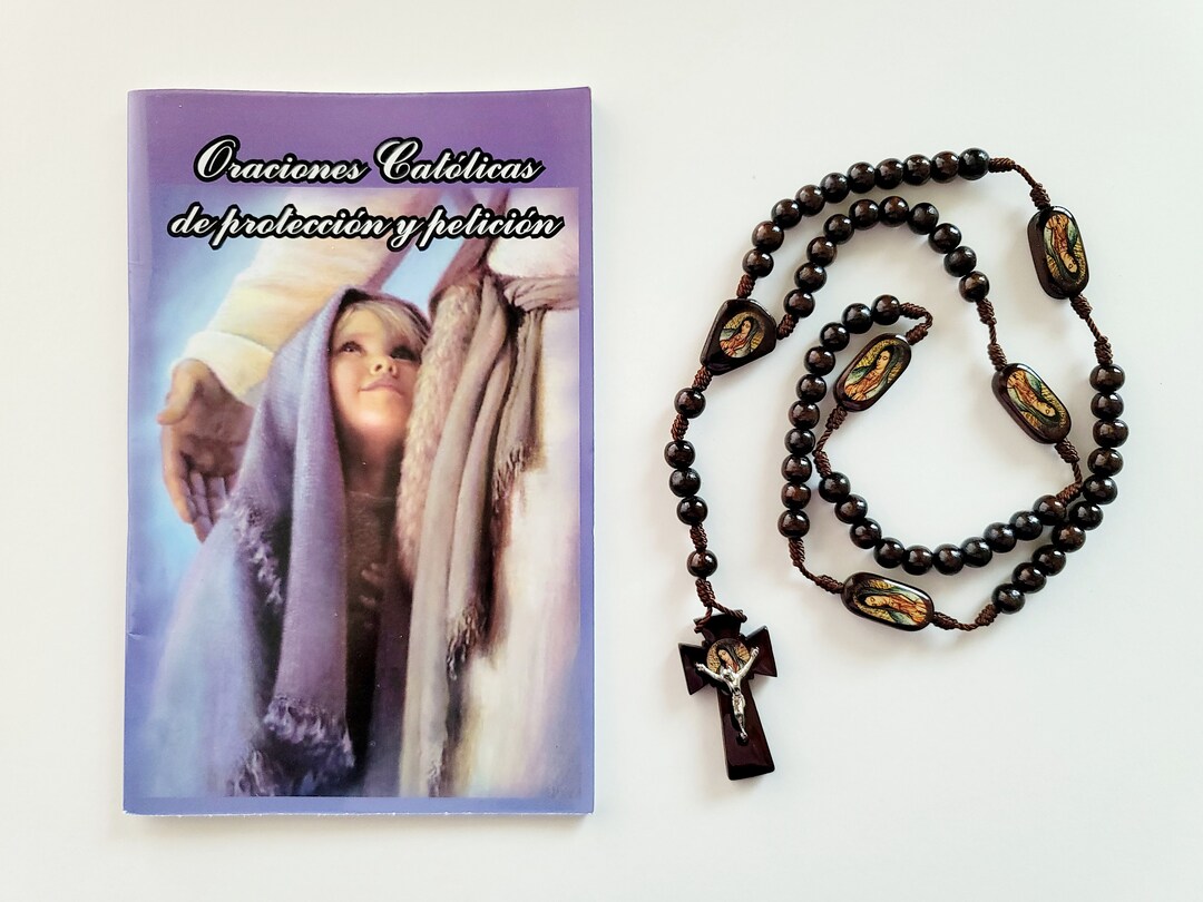 Libro De Rezo oraciones De Petición Y Protección Y Rosario De Madera ...