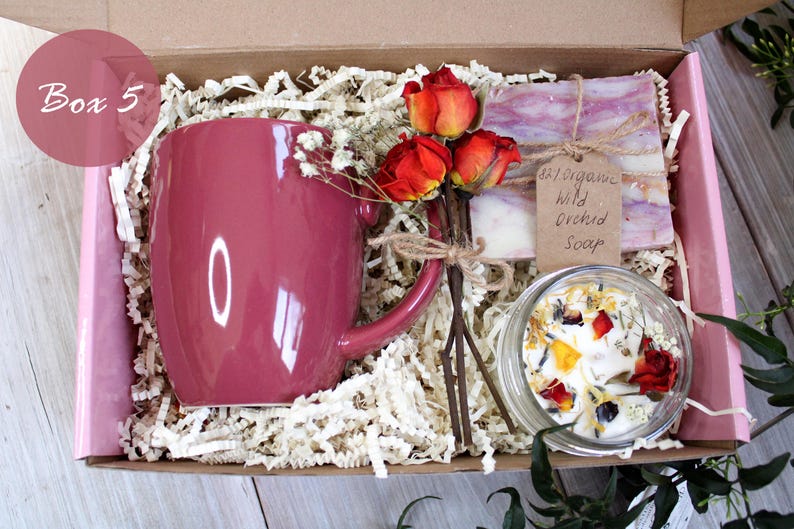 Self-care Gift Box – Soy Candle, Soap, Mug & Flowers - Etsy