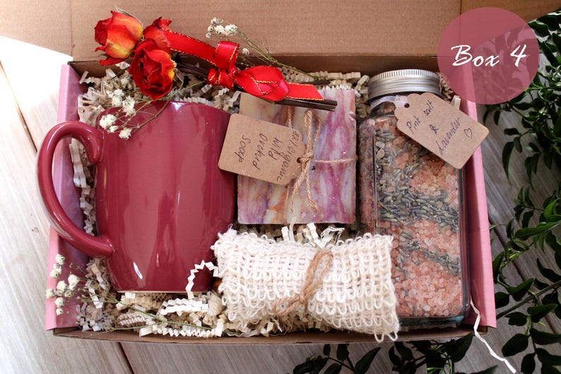 Self-care Gift Box – Soy Candle, Soap, Mug & Flowers - Etsy