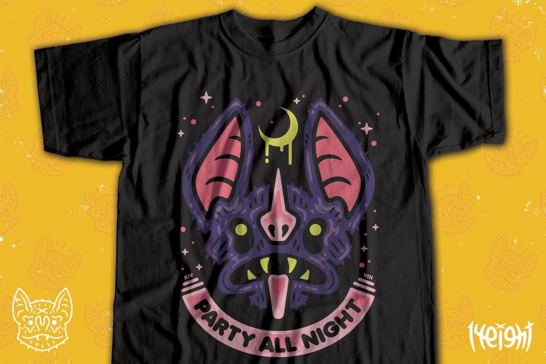 Night Bite Vampire Bat T-shirt / Dracula / Santa Carla Tee / Spooky Bat ...