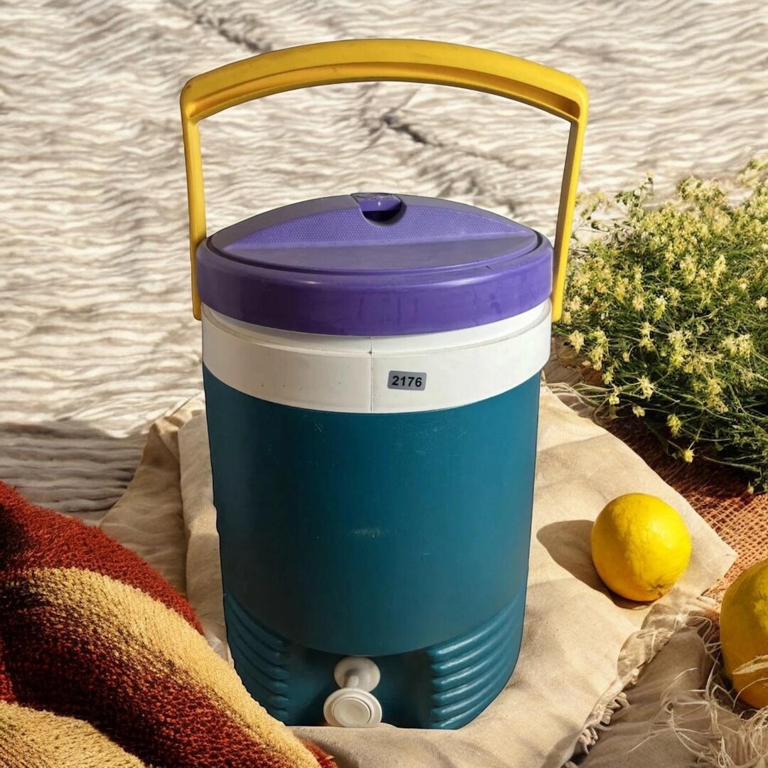 Igloo 1995 Vintage 2 Gallon Push Spout Drink Water Cooler Jug Purple ...