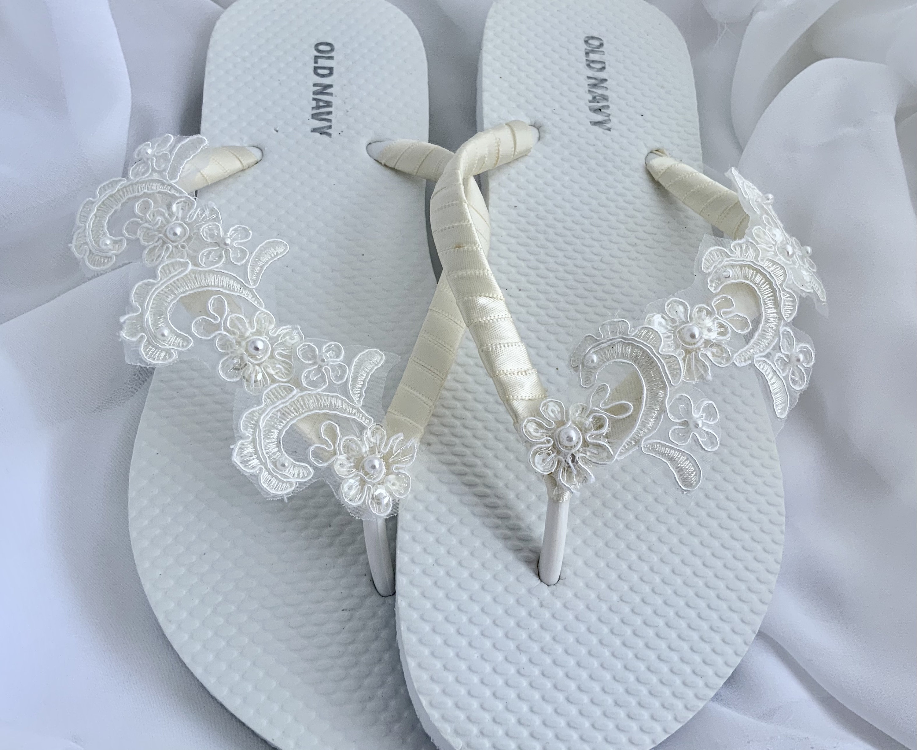 Ivory Lace Flip Flop, Bridal Sandals, Bridesmaid Flip Flops Beach ...