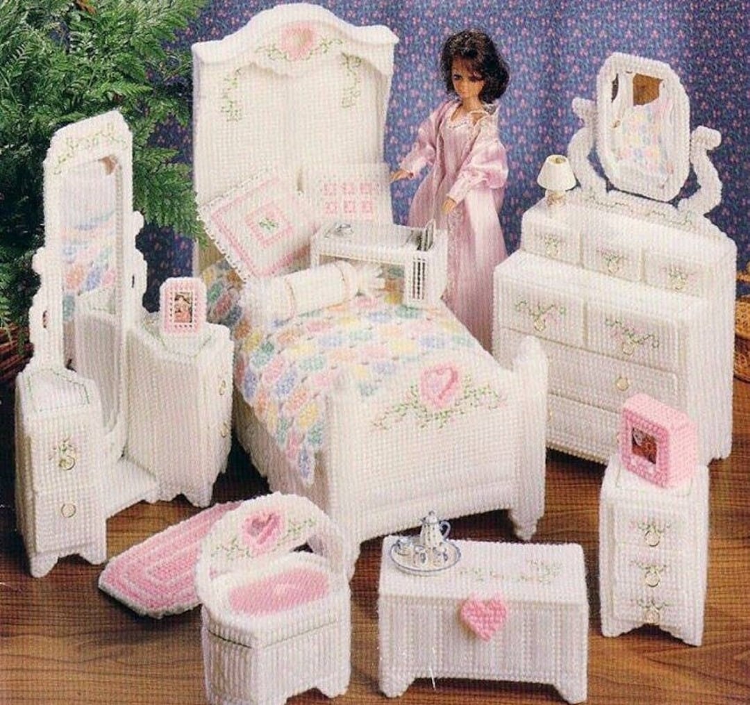 Vintage Plastic Canvas Pattern: Victorian Roses Shabby Chic Bedroom for ...