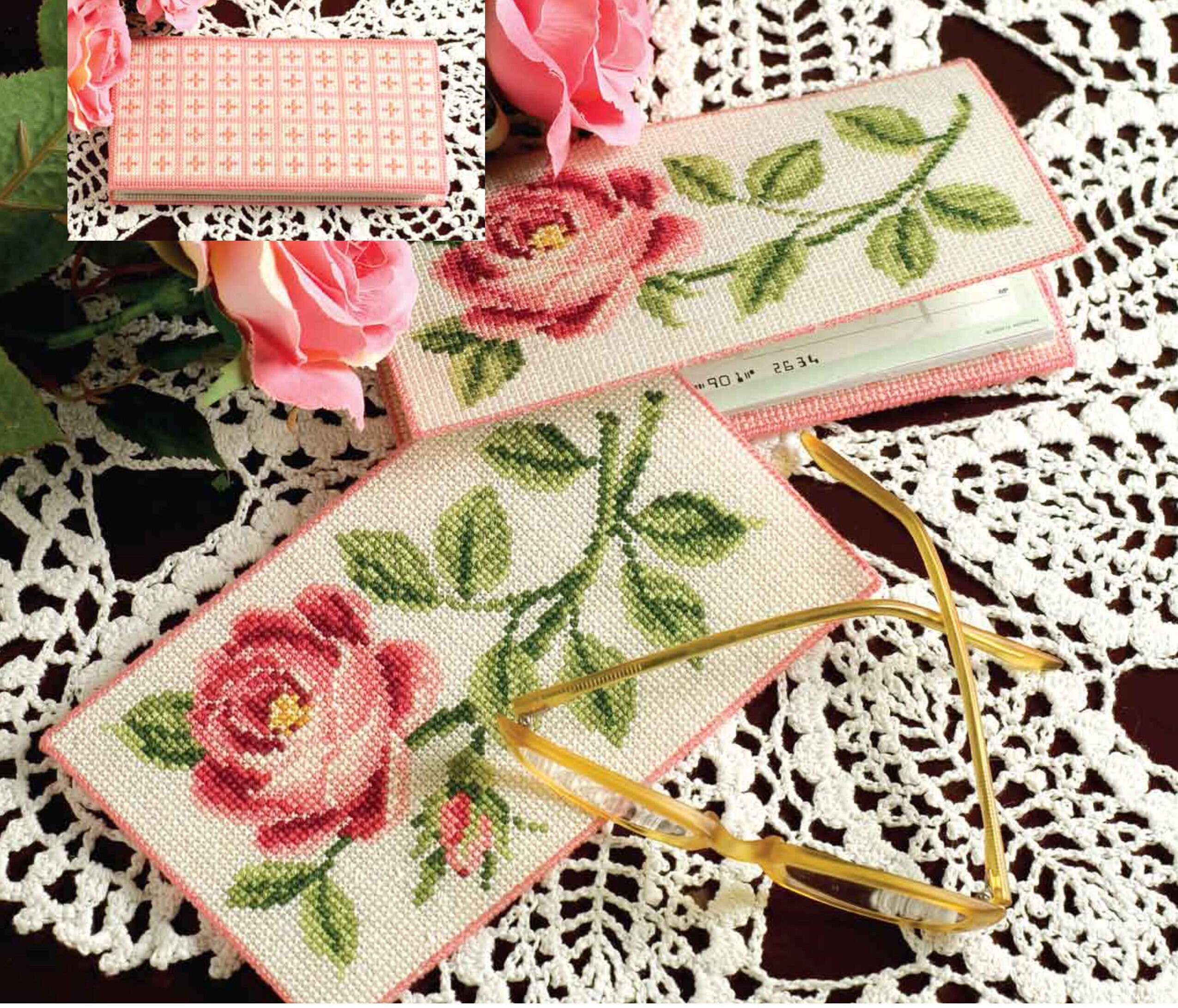 Vintage Plastic Canvas Pattern: Rose Eyeglasses / Sunglasses Case ...