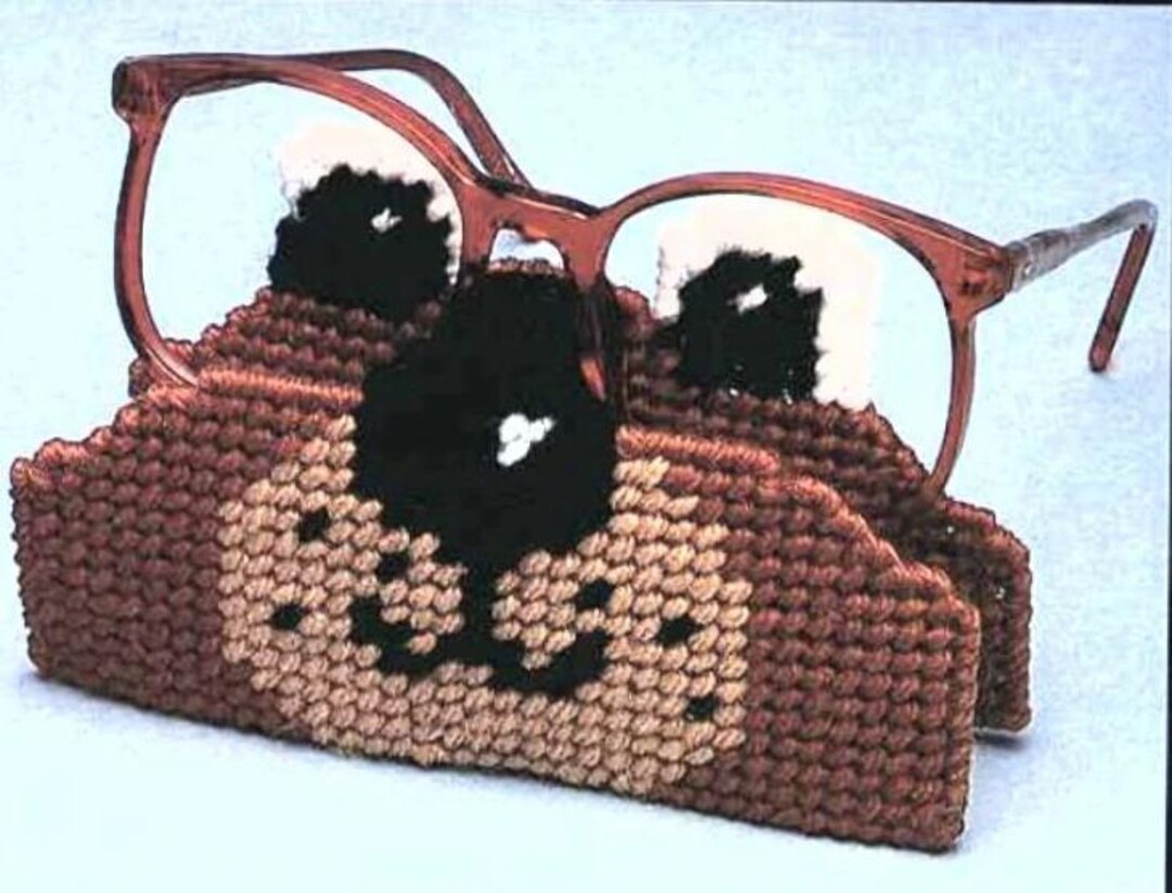 Vintage Plastic Canvas Pattern: Novelty Bear Eyeglasses Holder - Etsy