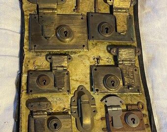 Antique Trunk - Etsy