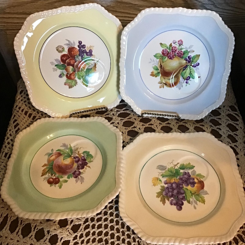 Vintage Fruit Design Plates - Etsy Canada