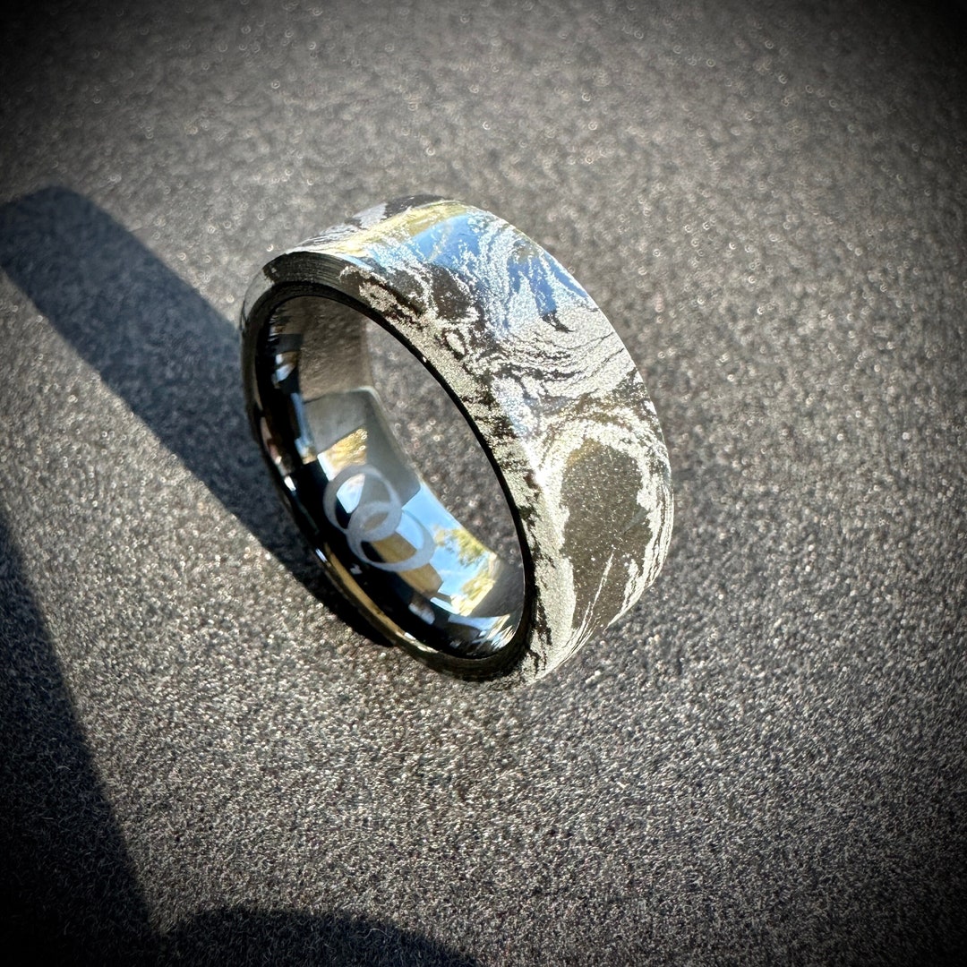 8mm Wide Mokume Pattern Ring Silver and Black on a Black Zirconium Band ...