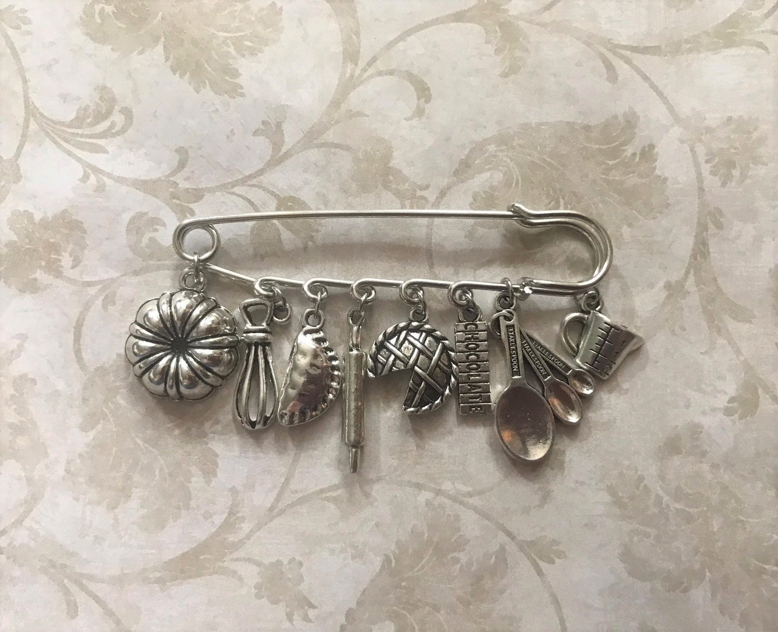 Baker Pastry Chef Kilt Safety Pin Jewelry - Baking Charms: Bundt Cake ...