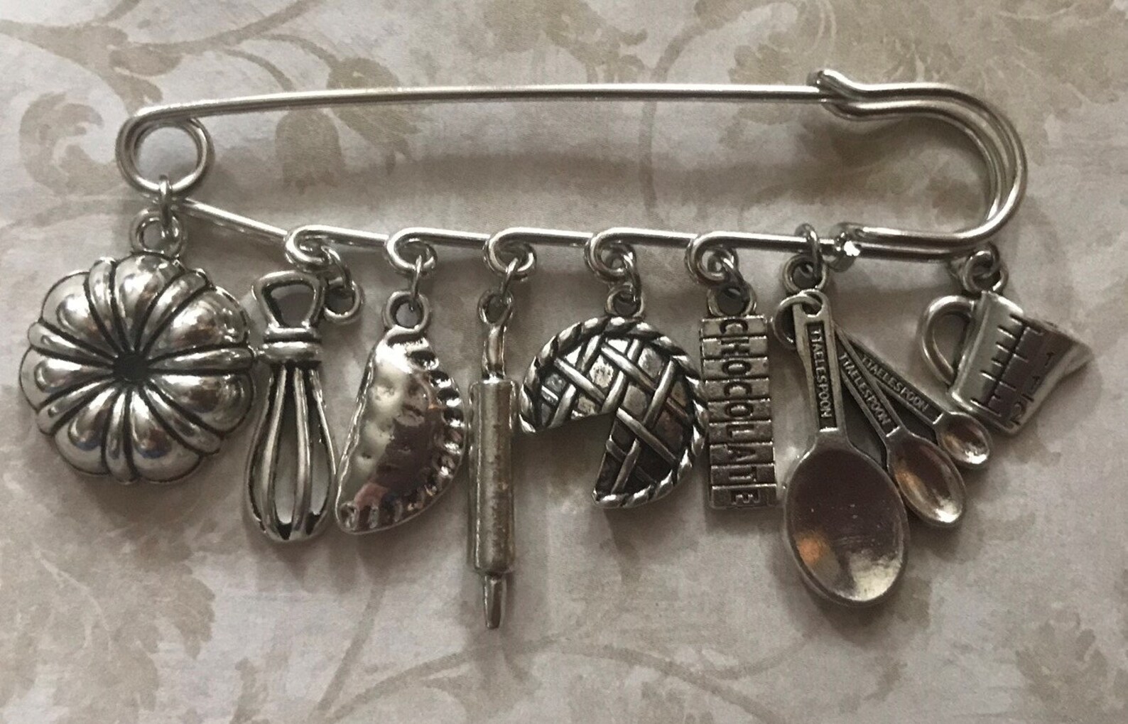 Baker Pastry Chef Kilt Safety Pin Jewelry - Baking Charms: Bundt Cake ...