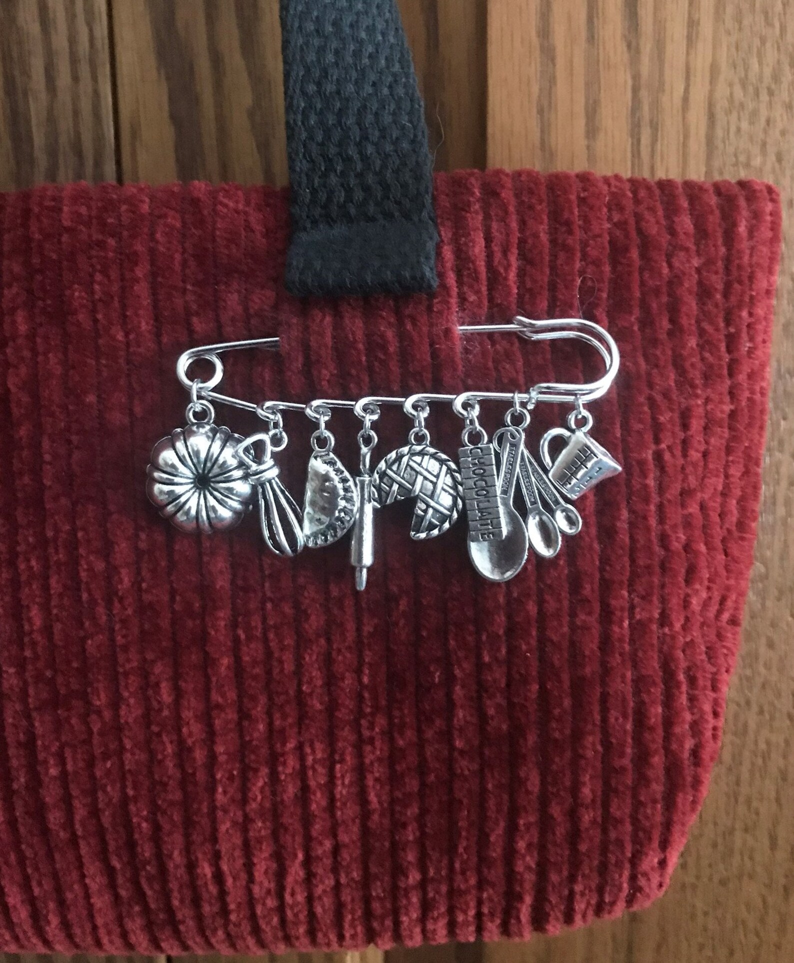 Baker Pastry Chef Kilt Safety Pin Jewelry - Baking Charms: Bundt Cake ...