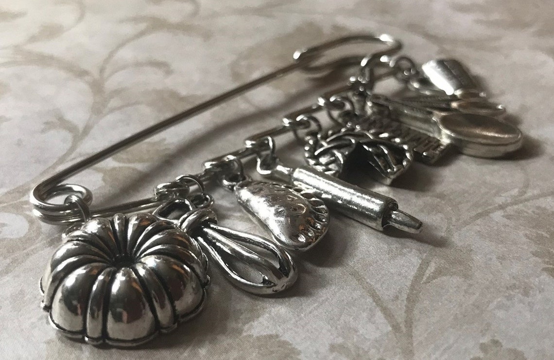 Baker Pastry Chef Kilt Safety Pin Jewelry - Baking Charms: Bundt Cake ...