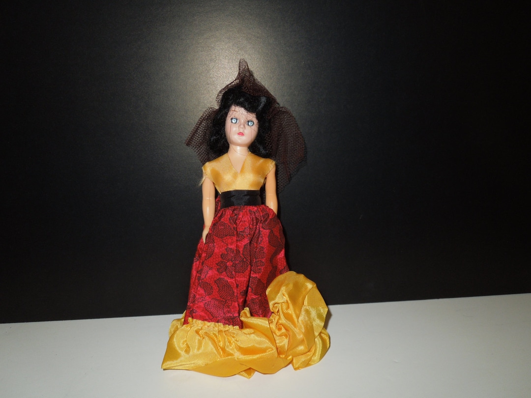 1960s Walgreens ARCO Dolls of the World/storybook Collection - Spain 7. ...