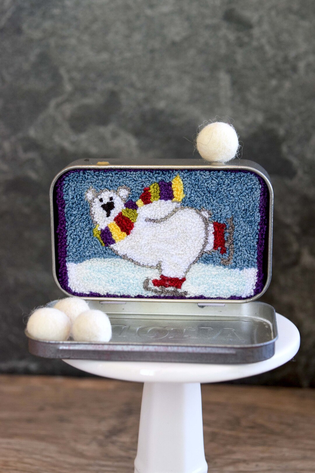 Snowball’s Smooth Skating Punch Needle Pattern & Fabric - Etsy