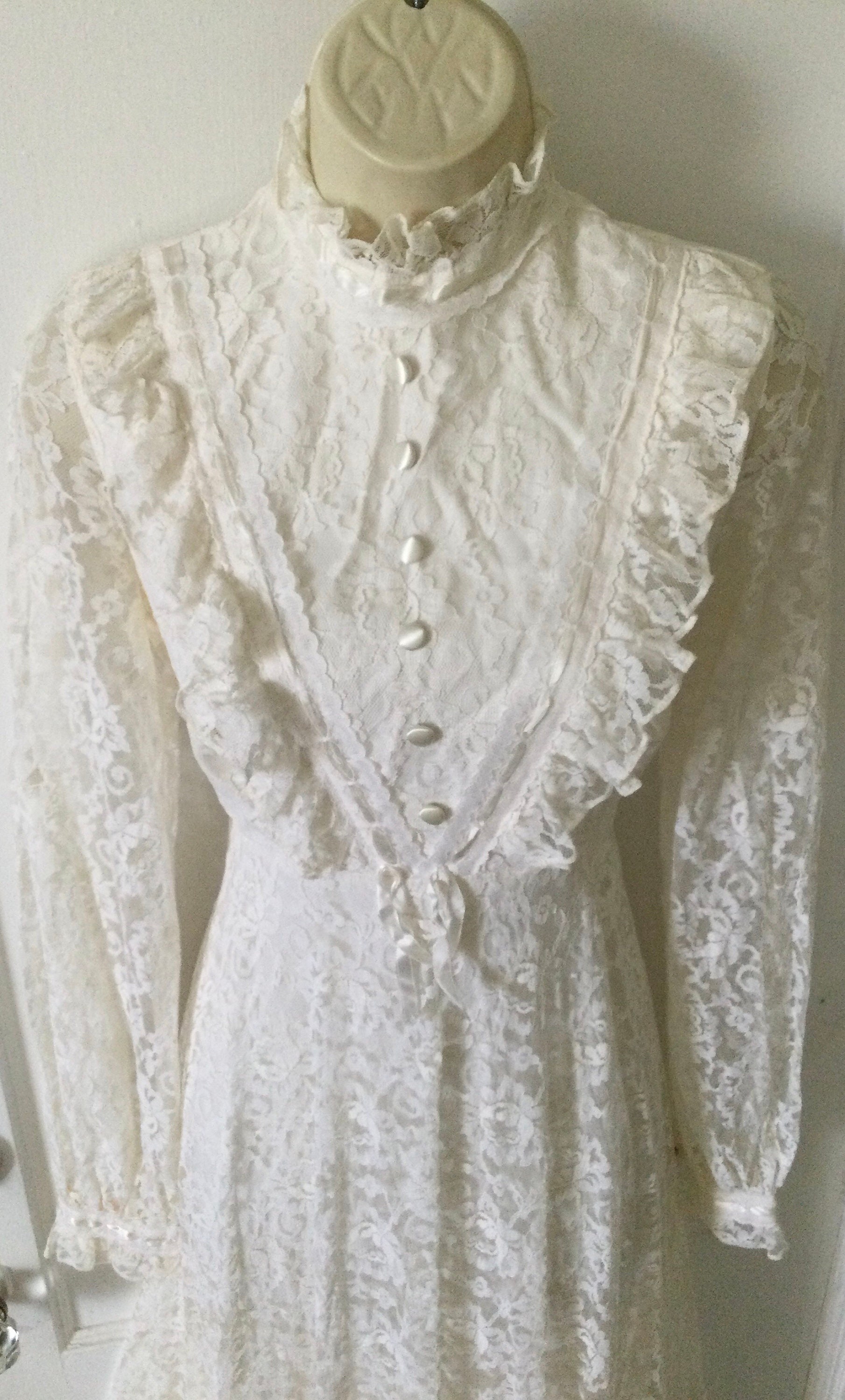 Ivory Ruffled Vintage Wedding Dress Ivory Colored Antique Lace ...