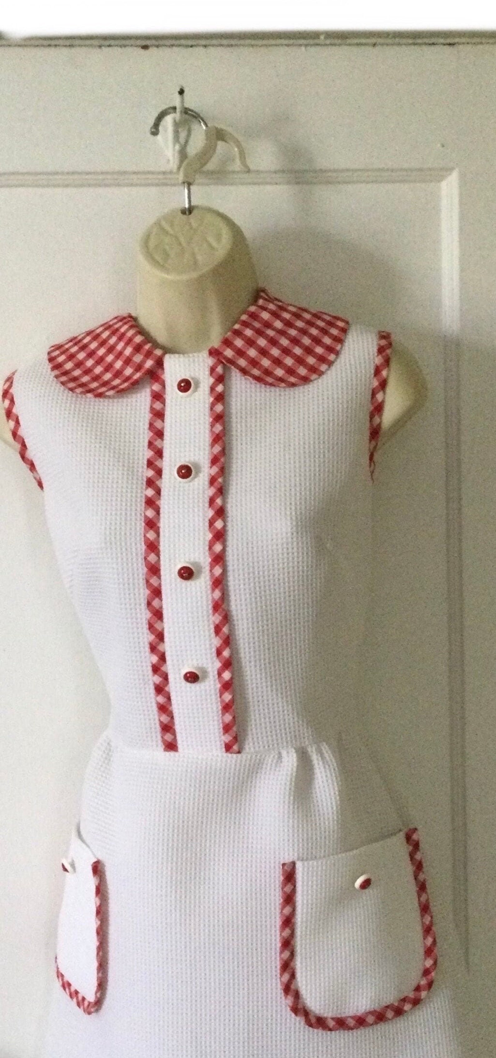 White/red Gingham Trim 1960s Vintage Shift Dress White/red Gingham ...