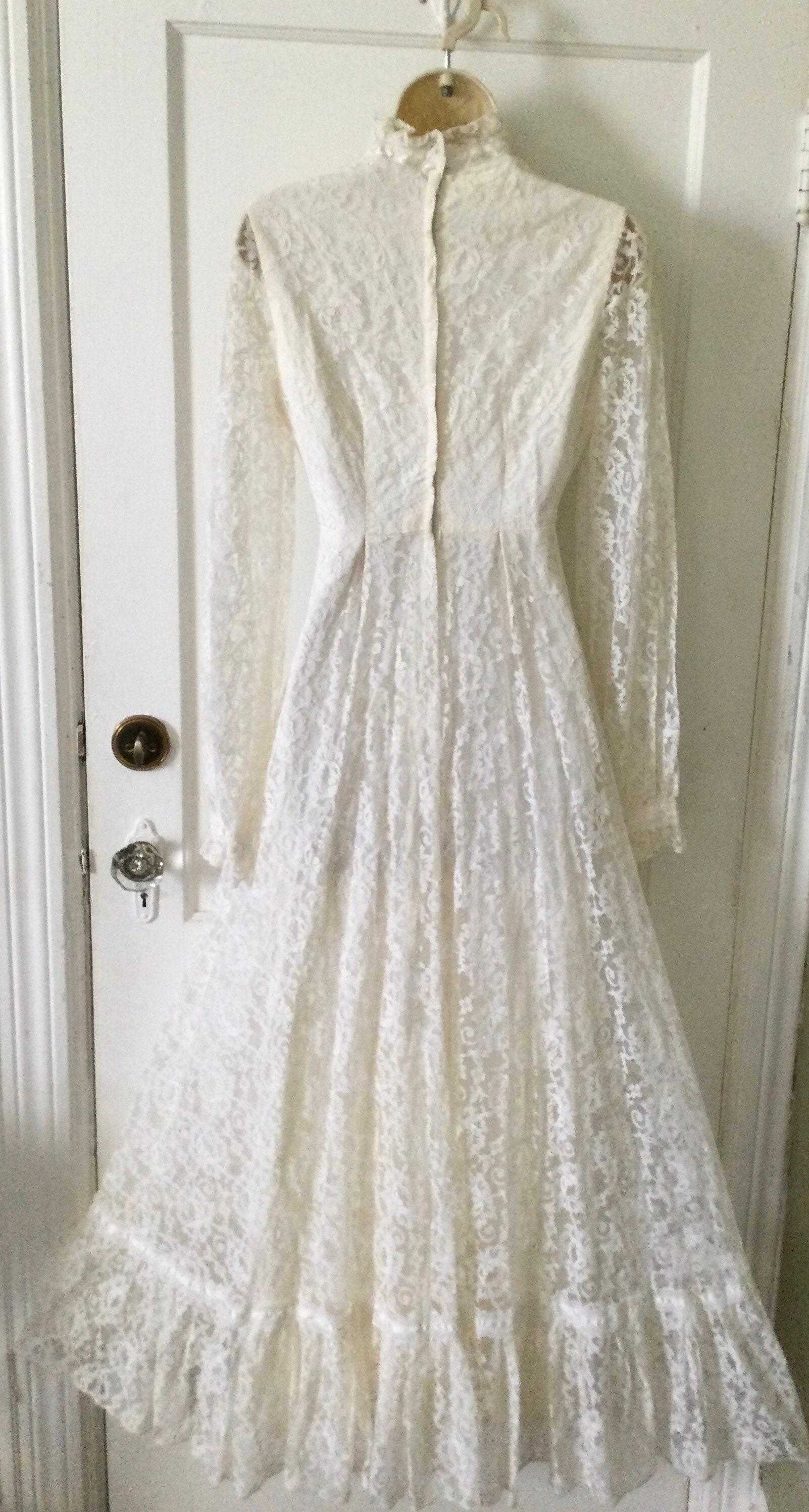 Ivory Ruffled Vintage Wedding Dress - Ivory Colored Antique Lace ...