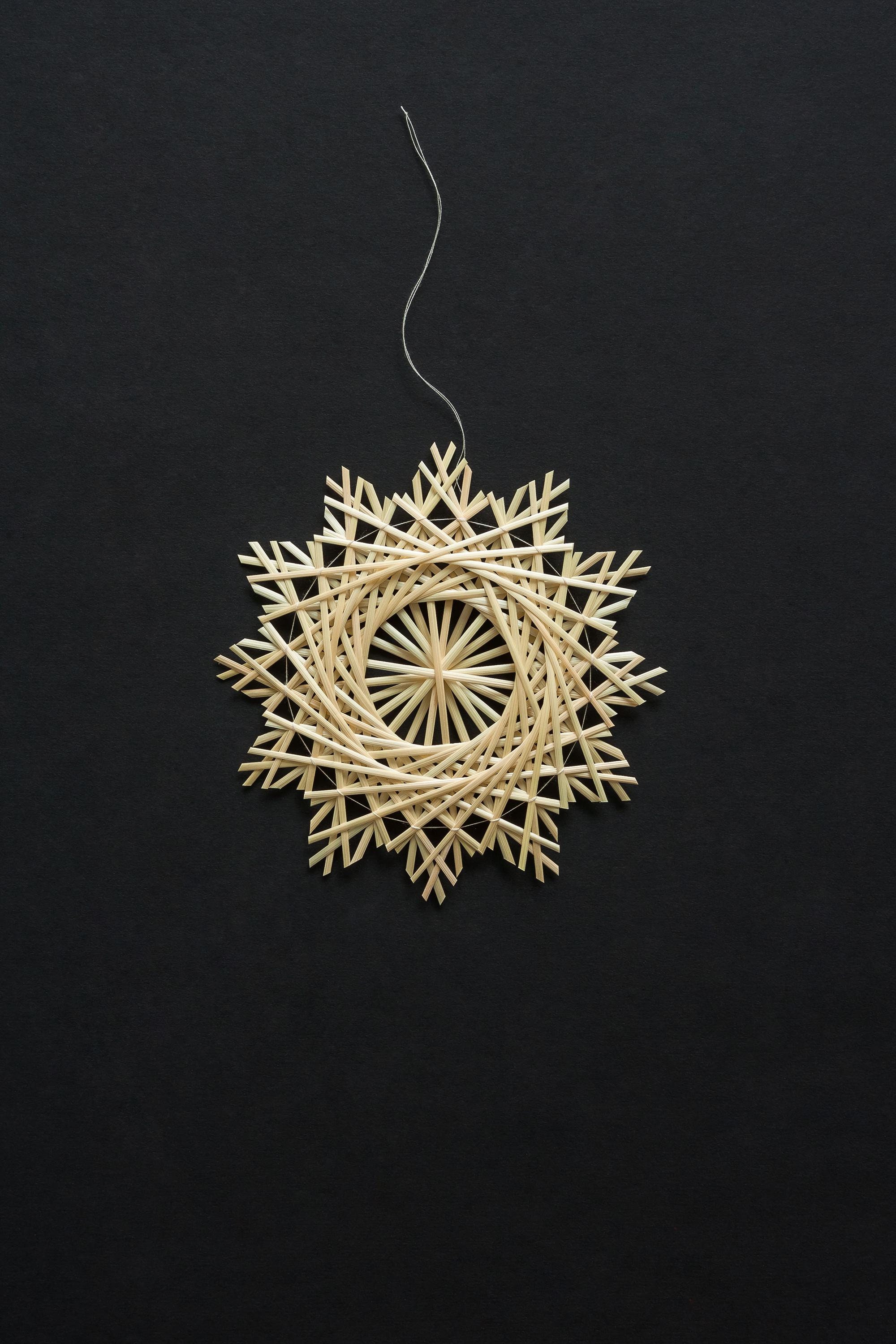 Straw Snowflakes. Set of Christmas Decorations. Christmas Tree ...