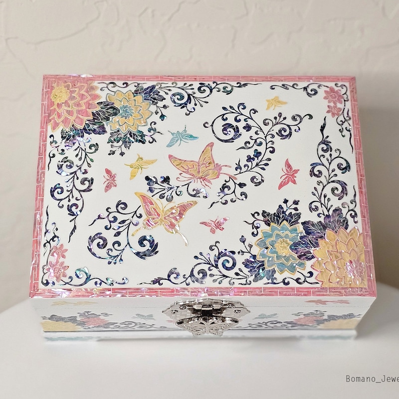 Traditional Jewelry Box - Etsy