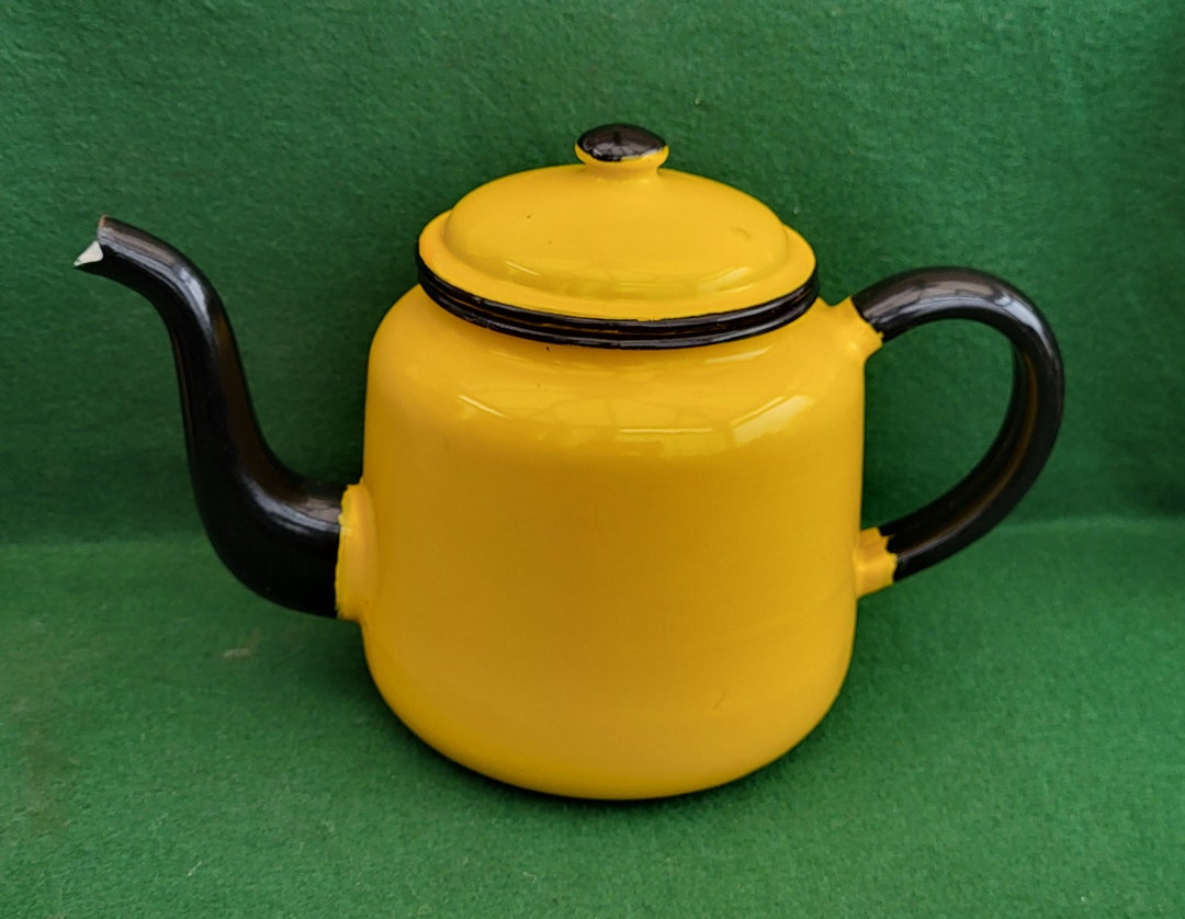Nice Vintage Yellow Enamel Teapot. Large Vintage Yellow and Black ...