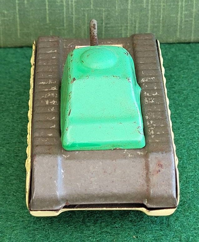 Vintage DIBRO Tin Plate Tank. Vintage DIBRO Tin Plate Friction Action ...