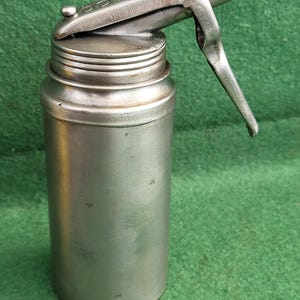 Vintage Wesco Oiler. Vintage Silver Coloured Wesco Oil Can/oiler ...