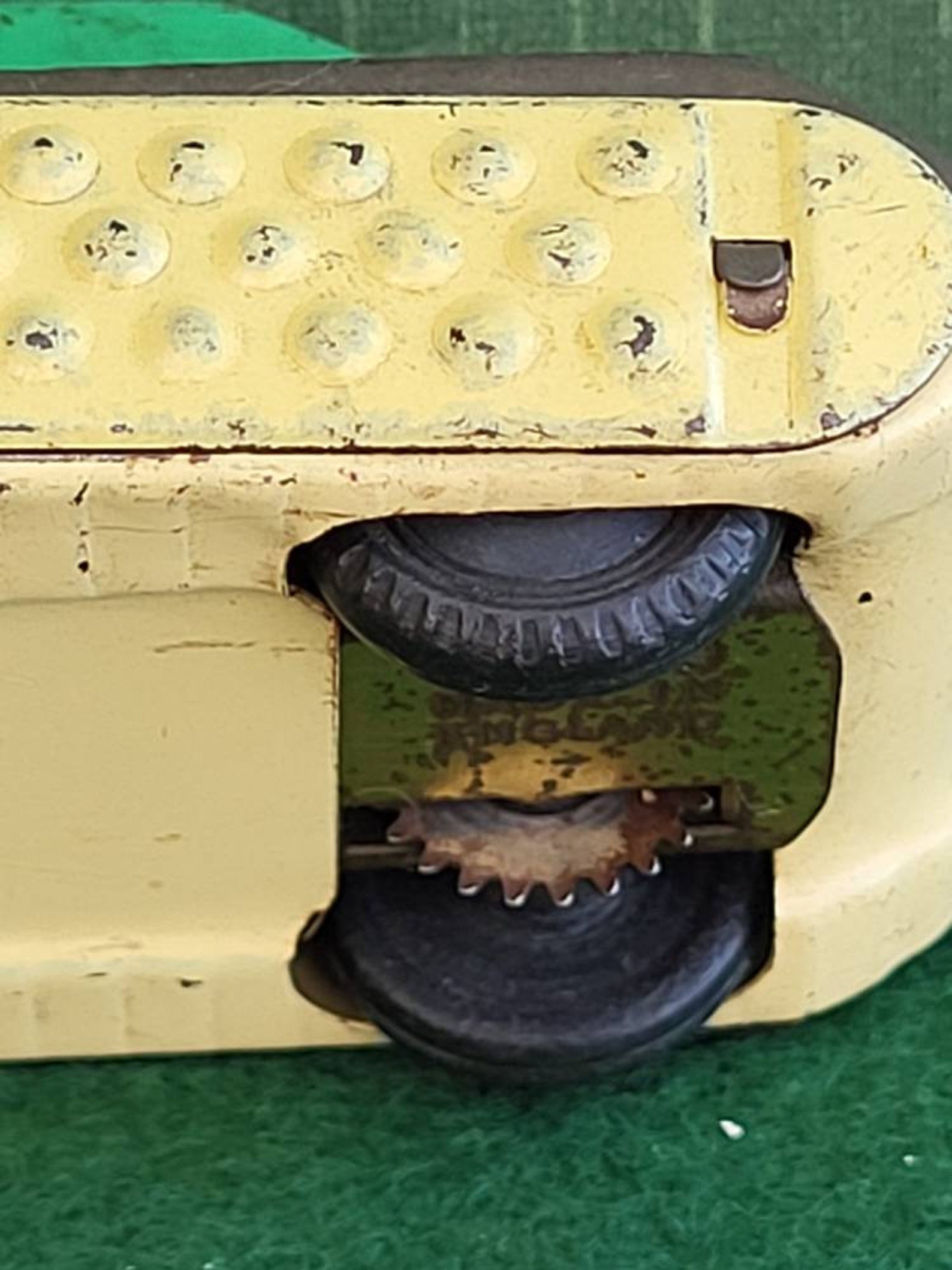 Vintage DIBRO Tin Plate Tank. Vintage DIBRO Tin Plate Friction Action ...