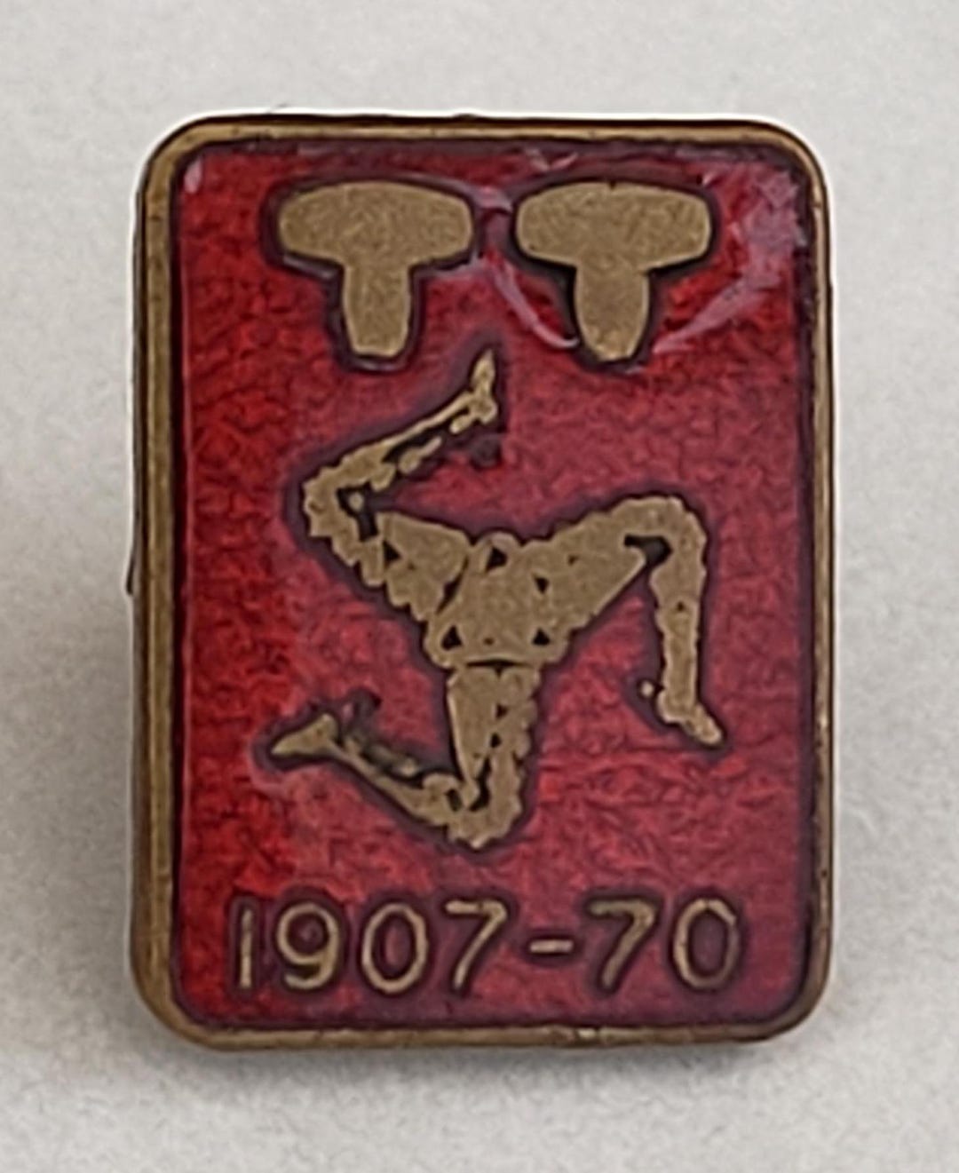 Vintage Isle of Man T T Races Enamel Badge. Vintage Isle of Man TT ...