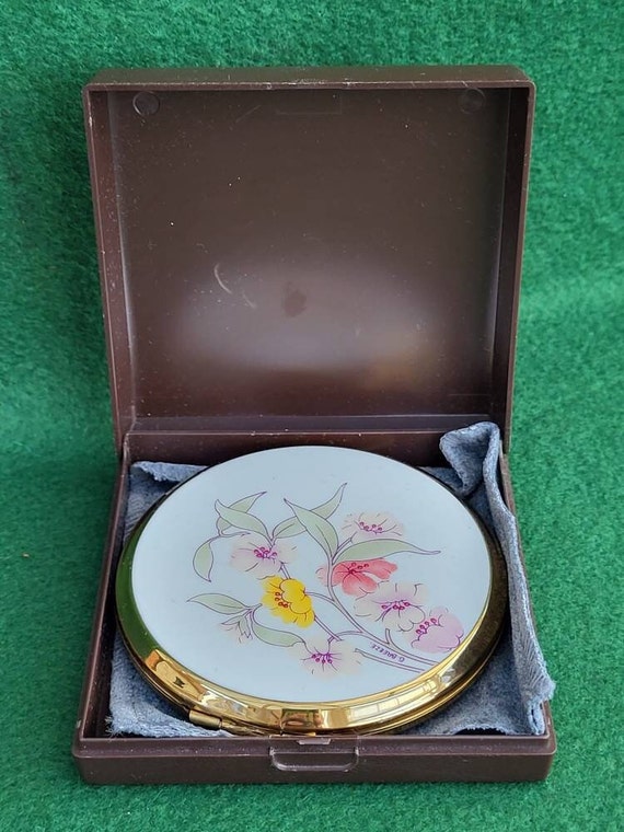 Vintage Stratton Compact Lids Wall Mounted England Ro… - Gem