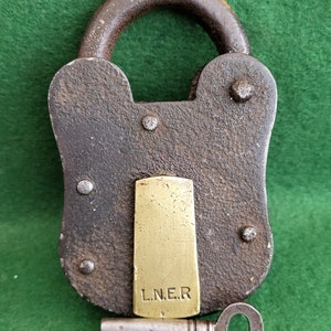 Antique LNER Padlock and Key - Large Antique LNER Railway Padlock and ...