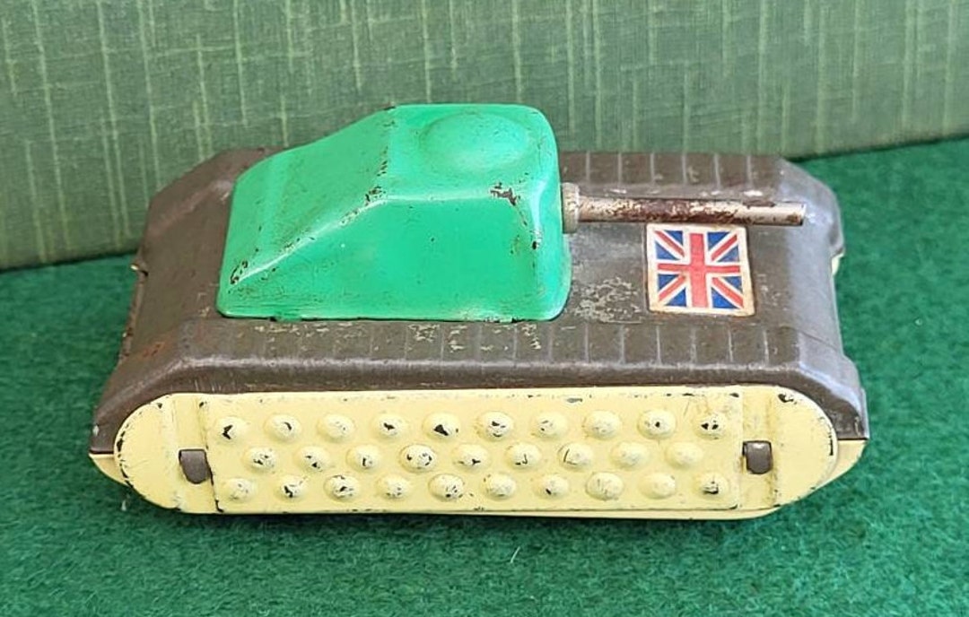 Vintage DIBRO Tin Plate Tank. Vintage DIBRO Tin Plate Friction Action ...