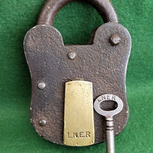 Antique LNER Padlock and Key - Large Antique LNER Railway Padlock and ...