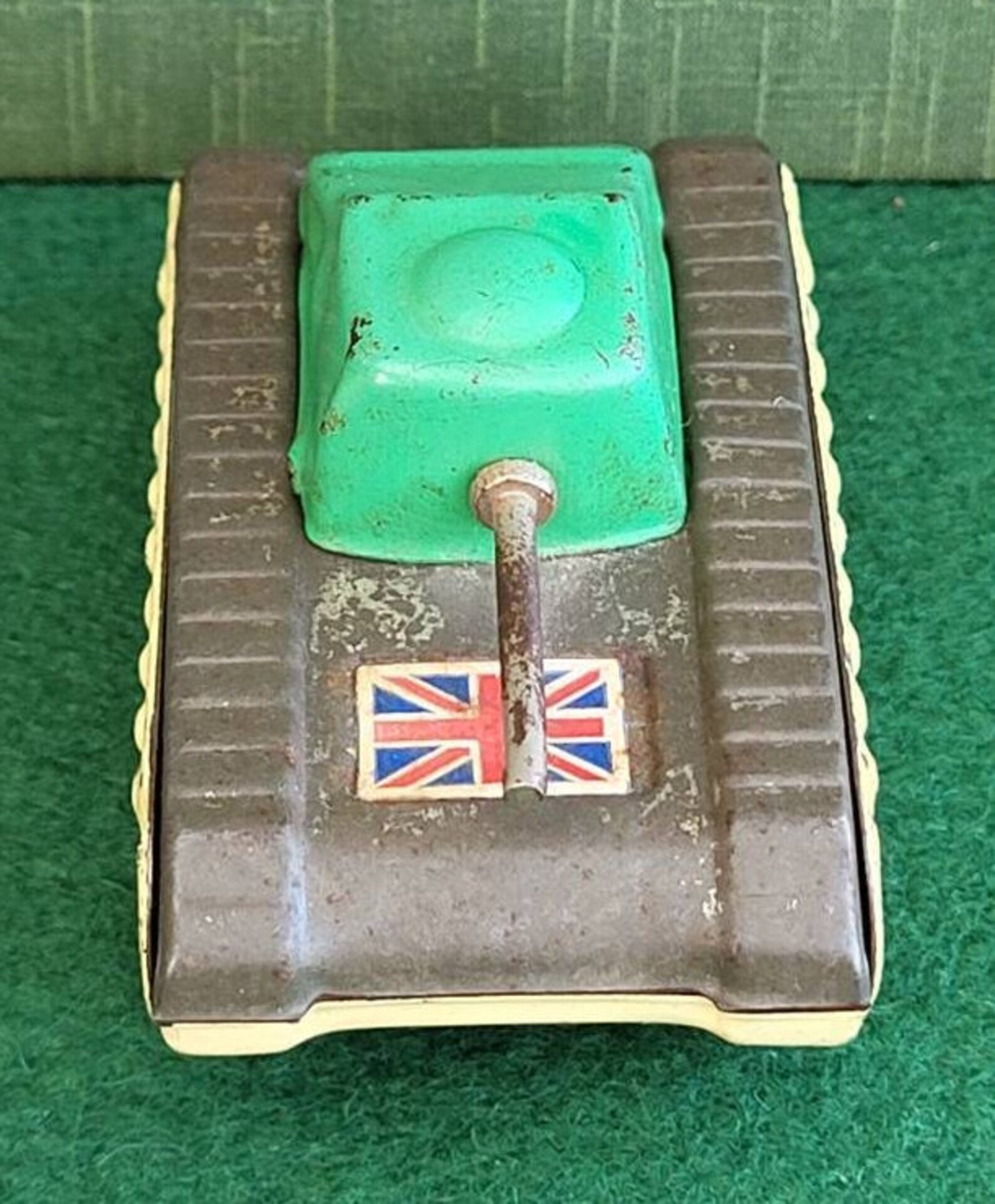 Vintage DIBRO Tin Plate Tank. Vintage DIBRO Tin Plate Friction Action ...