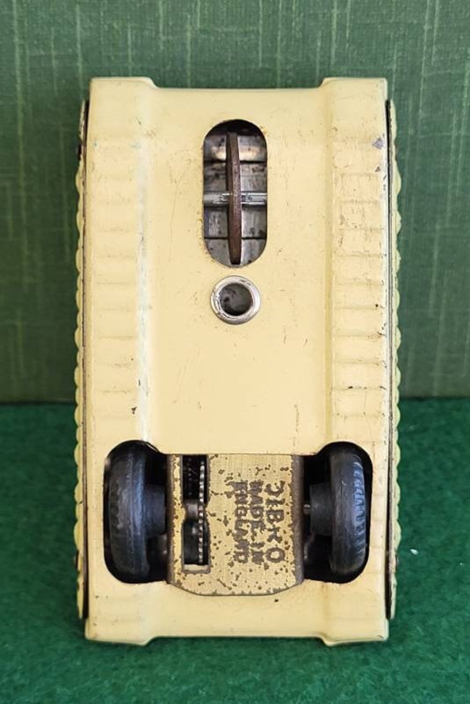 Vintage DIBRO Tin Plate Tank. Vintage DIBRO Tin Plate Friction Action ...