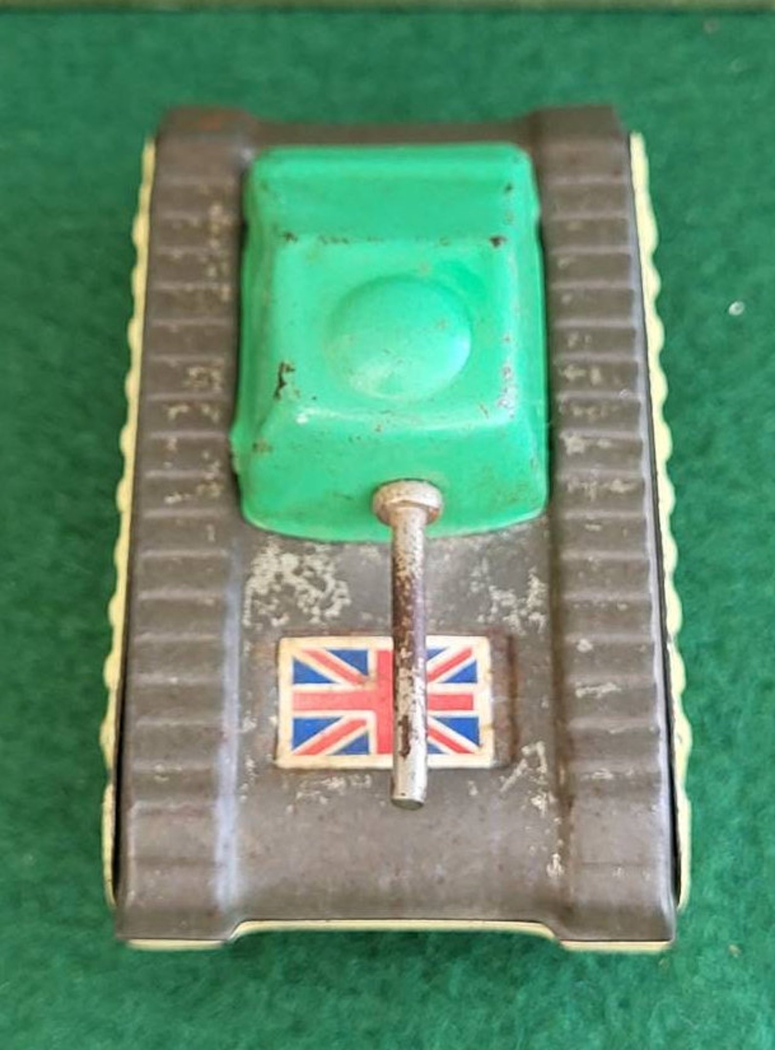 Vintage DIBRO Tin Plate Tank. Vintage DIBRO Tin Plate Friction Action ...
