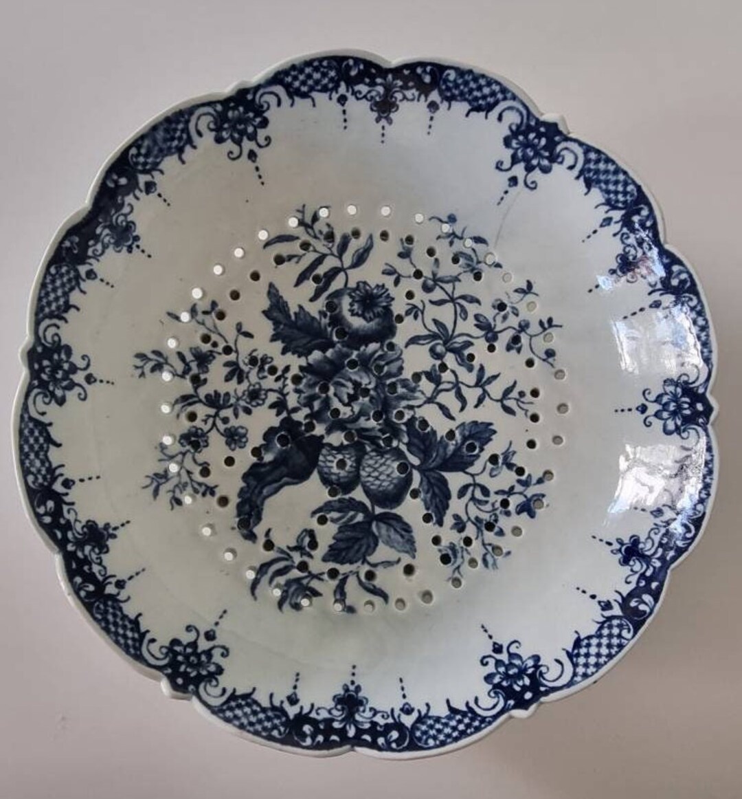 Large First Period Worcester (1751-76) Porcelain Strainer of the Dr ...