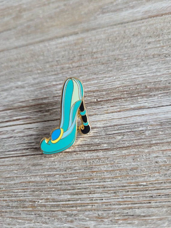 Collectible disney pins, princess jasmine shoe pin, p… - Gem
