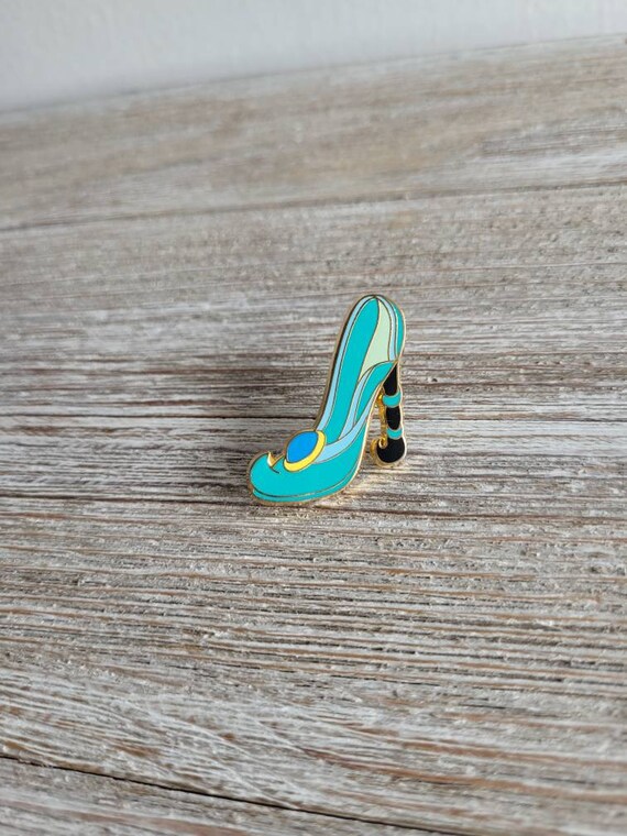 Collectible disney pins, princess jasmine shoe pin, p… - Gem