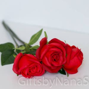 Red Real Touch Flowers, Real Touch Roses, Christmas Decorations ...