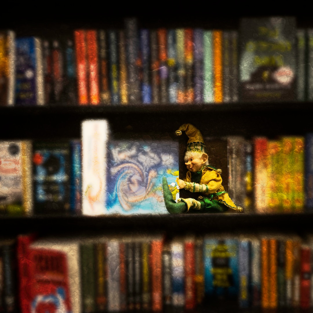 Digital Download, Creepy Elf on a Thing, Elf Reading Book, Doll, Creepy ...