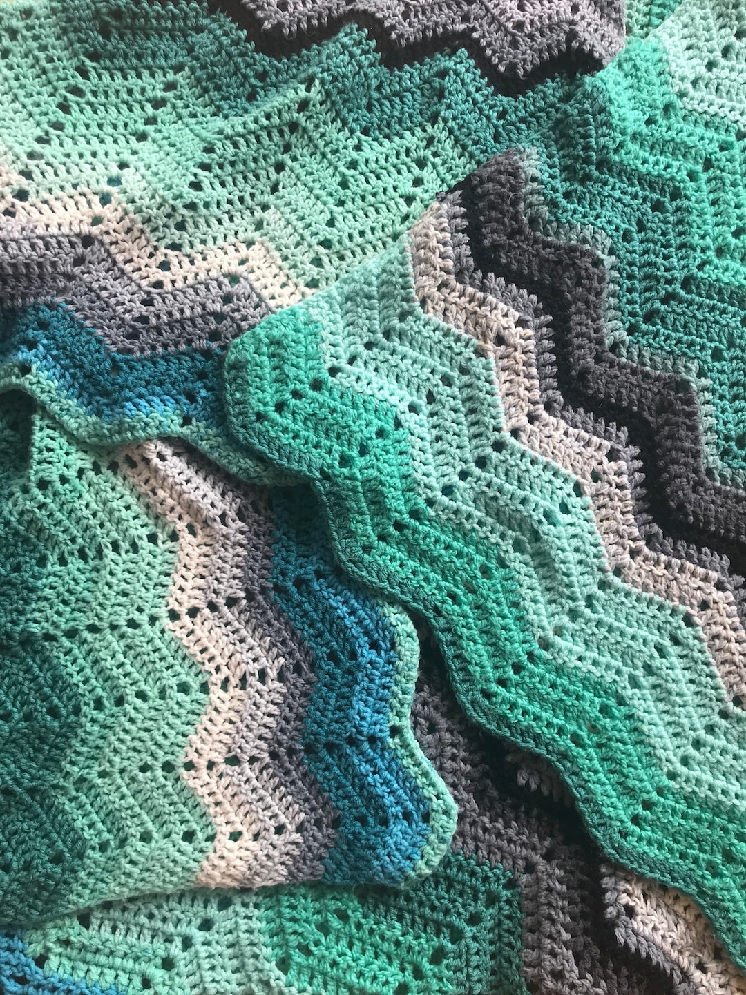 Handmade Crocheted Afghans / Full Size Blanket / Chevron Zigzag ...