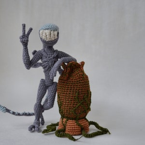 Xenomorph Alien amigurumi toy crochet lanyard toy Alien vs Predator ...