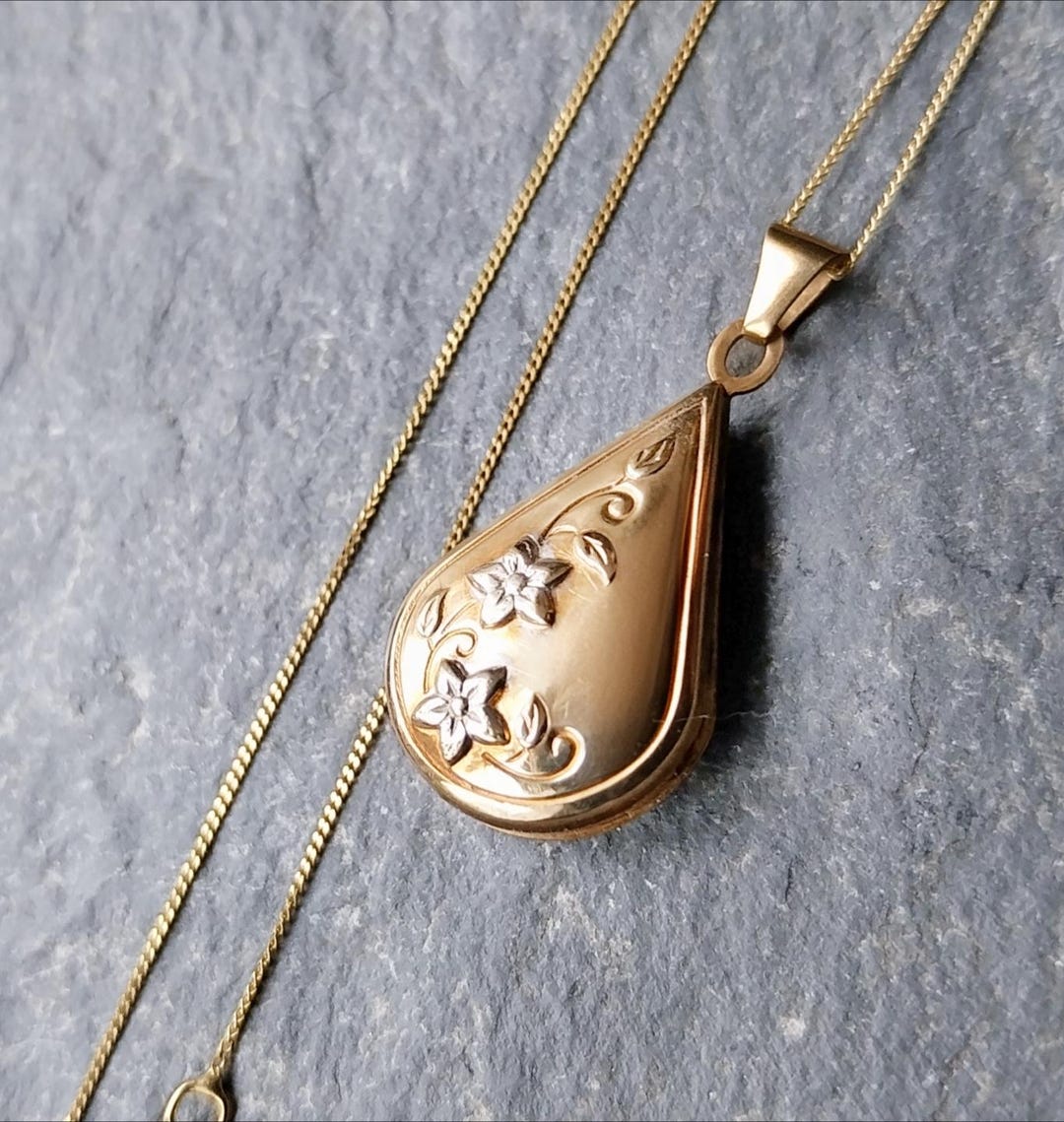 Vintage 9ct Gold Teardrop LOCKET Necklace - With White Flowers ...